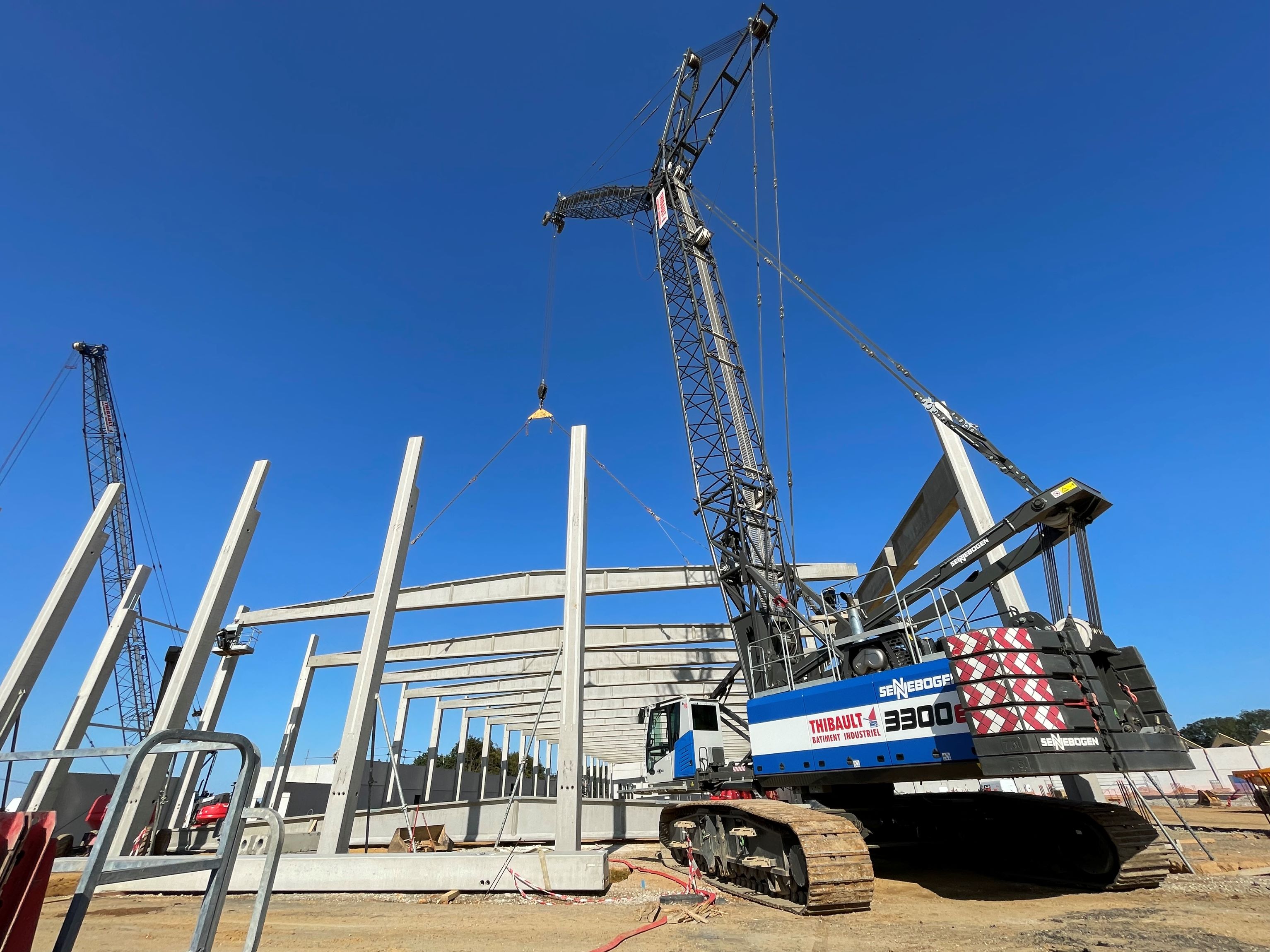 Heavy lifting work during the construction of complex industrial buildings