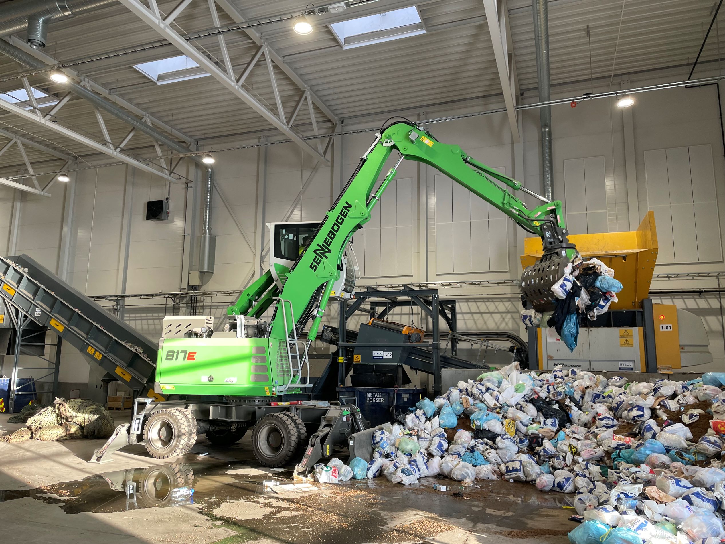 Waste disposal company on Spitsbergen relies on robust recycling machine