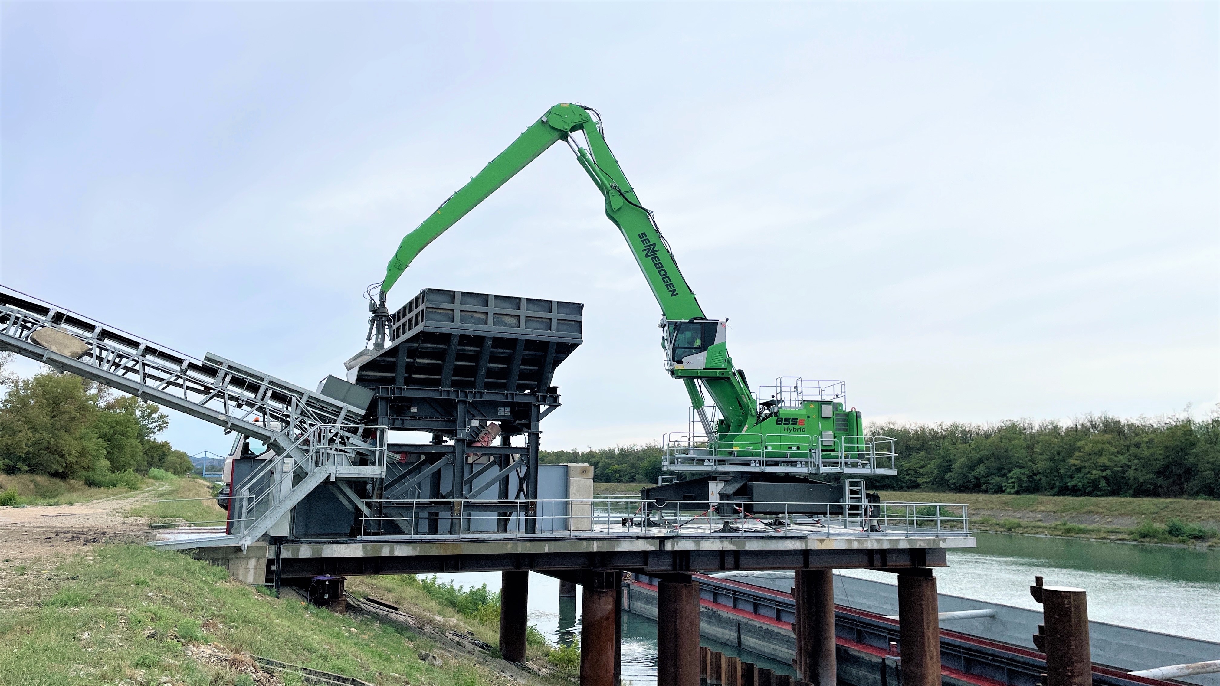 Circular economy in the company with SENNEBOGEN electric excavator