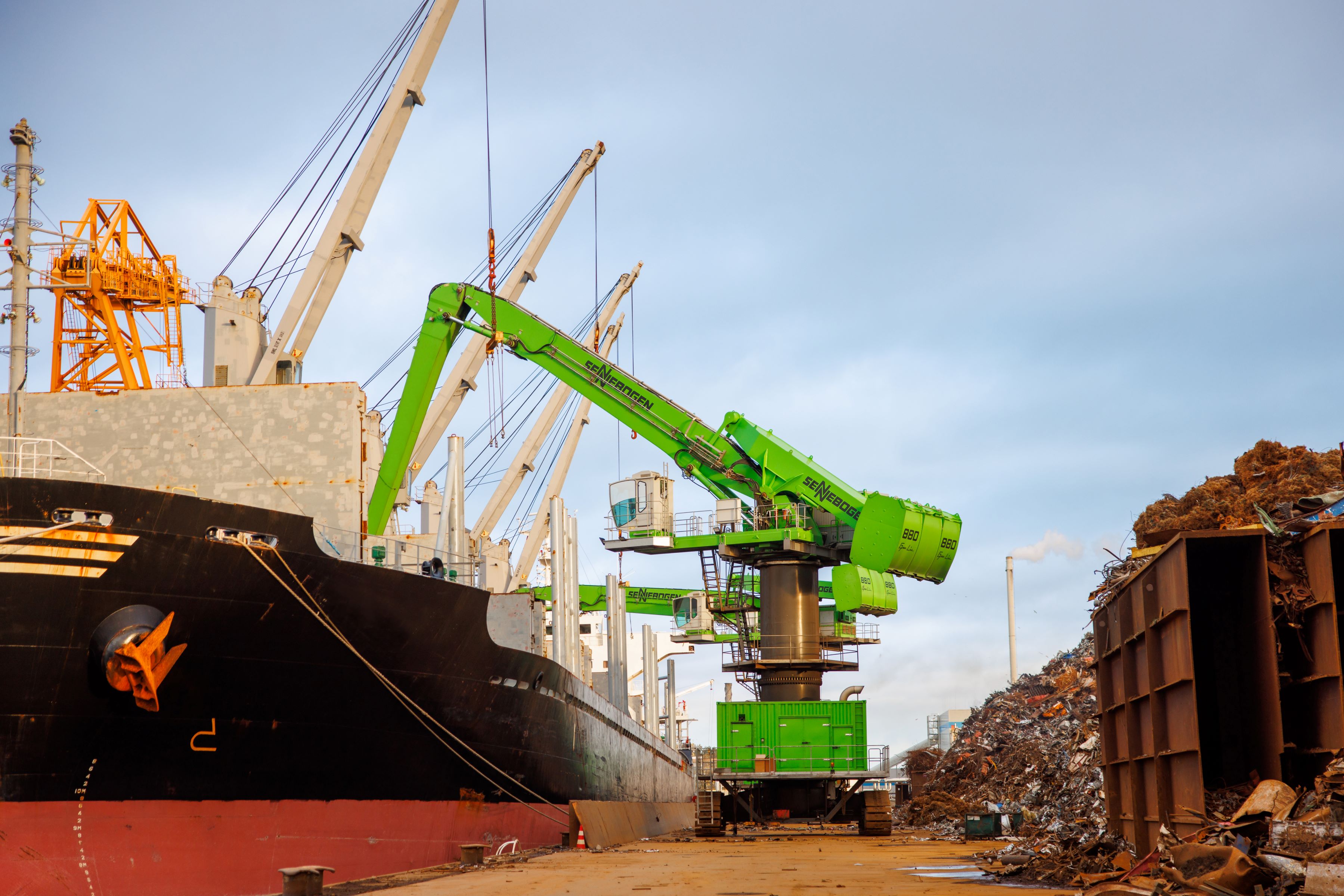 Sustainability in metal recycling: Cooperation EMR and SENNEBOGEN