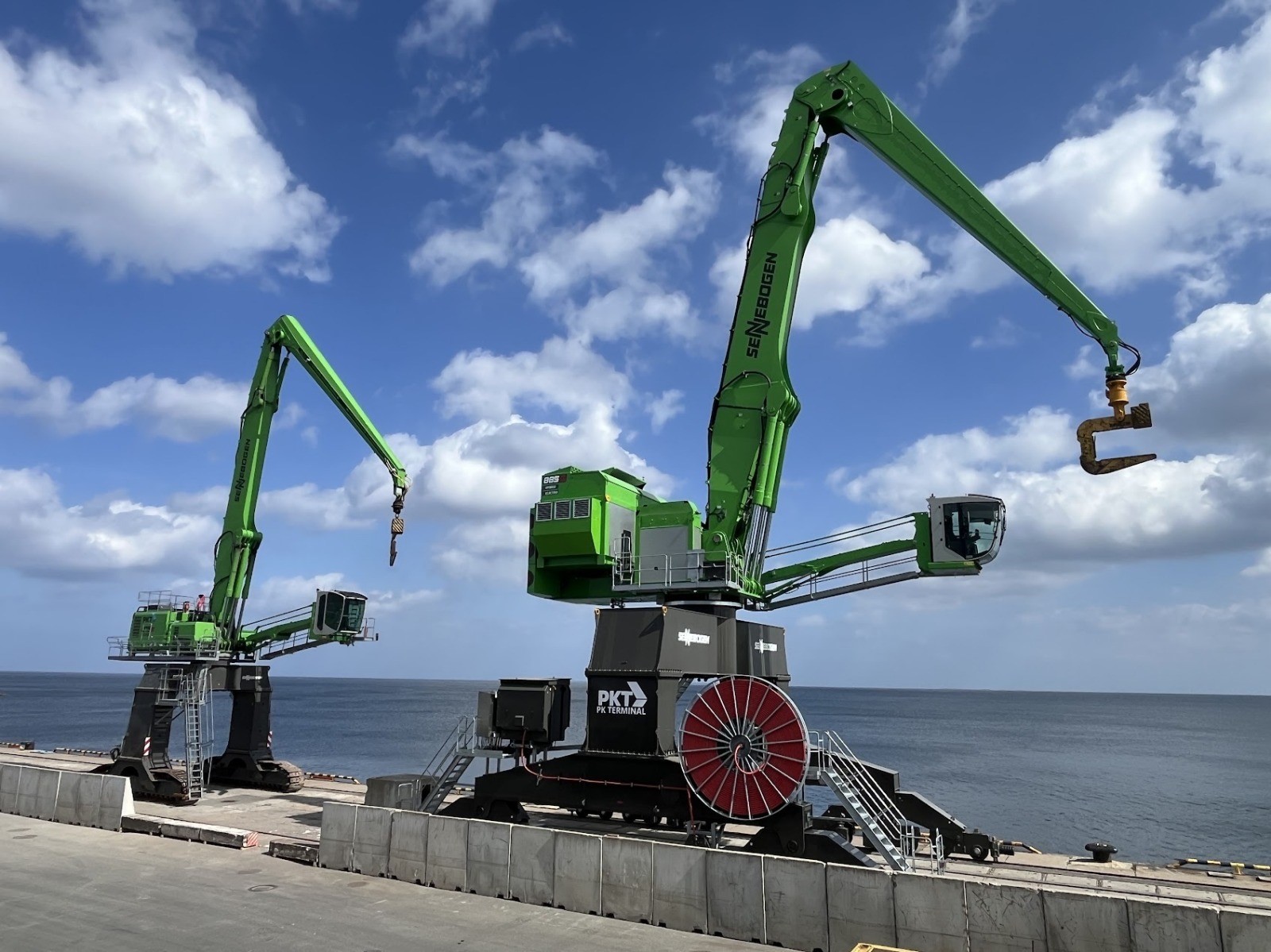 Handling of steel coils weighing up to 32 tons