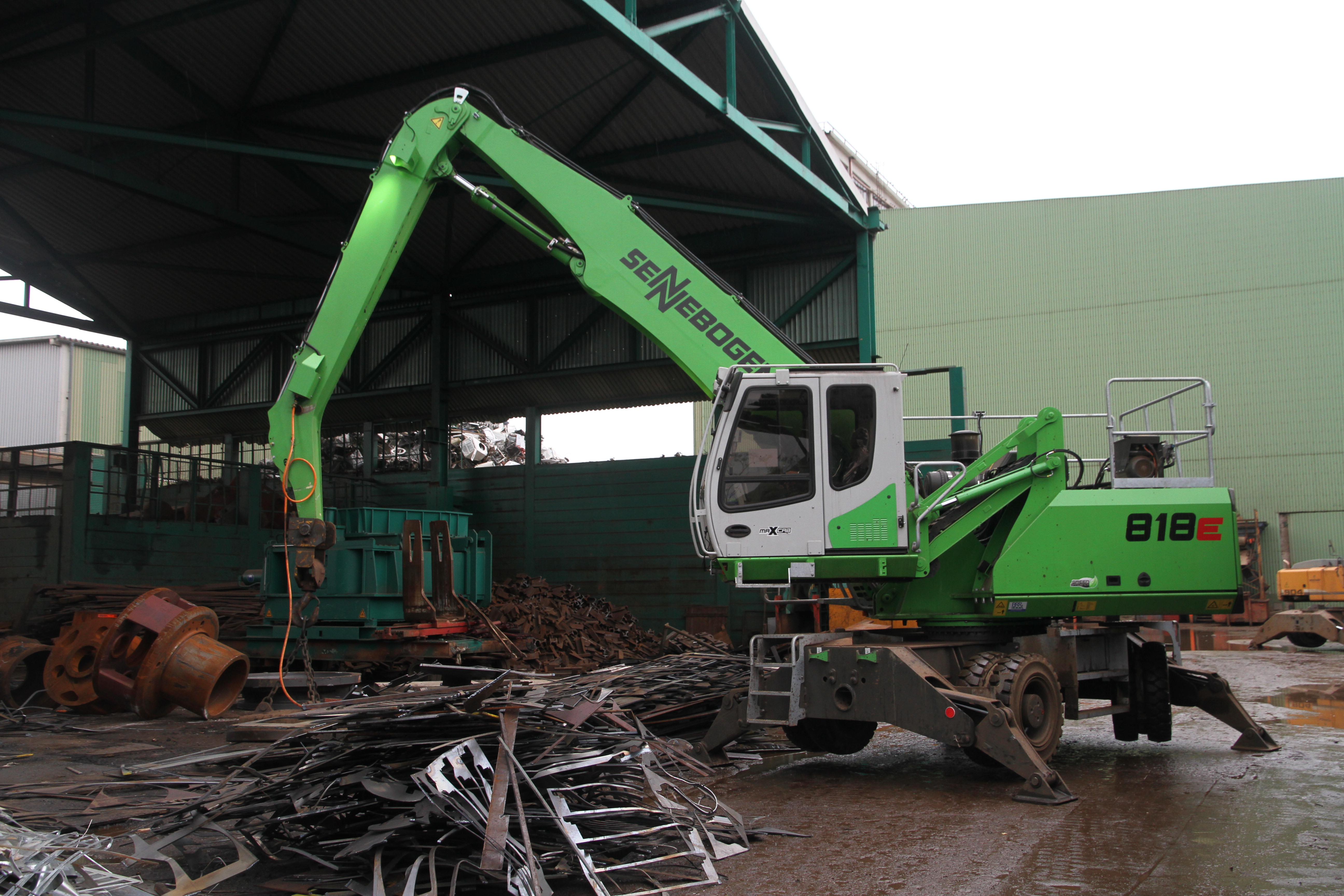 The flexible recycling experts: SENNEBOGEN 818 E-Series at IFAT ...