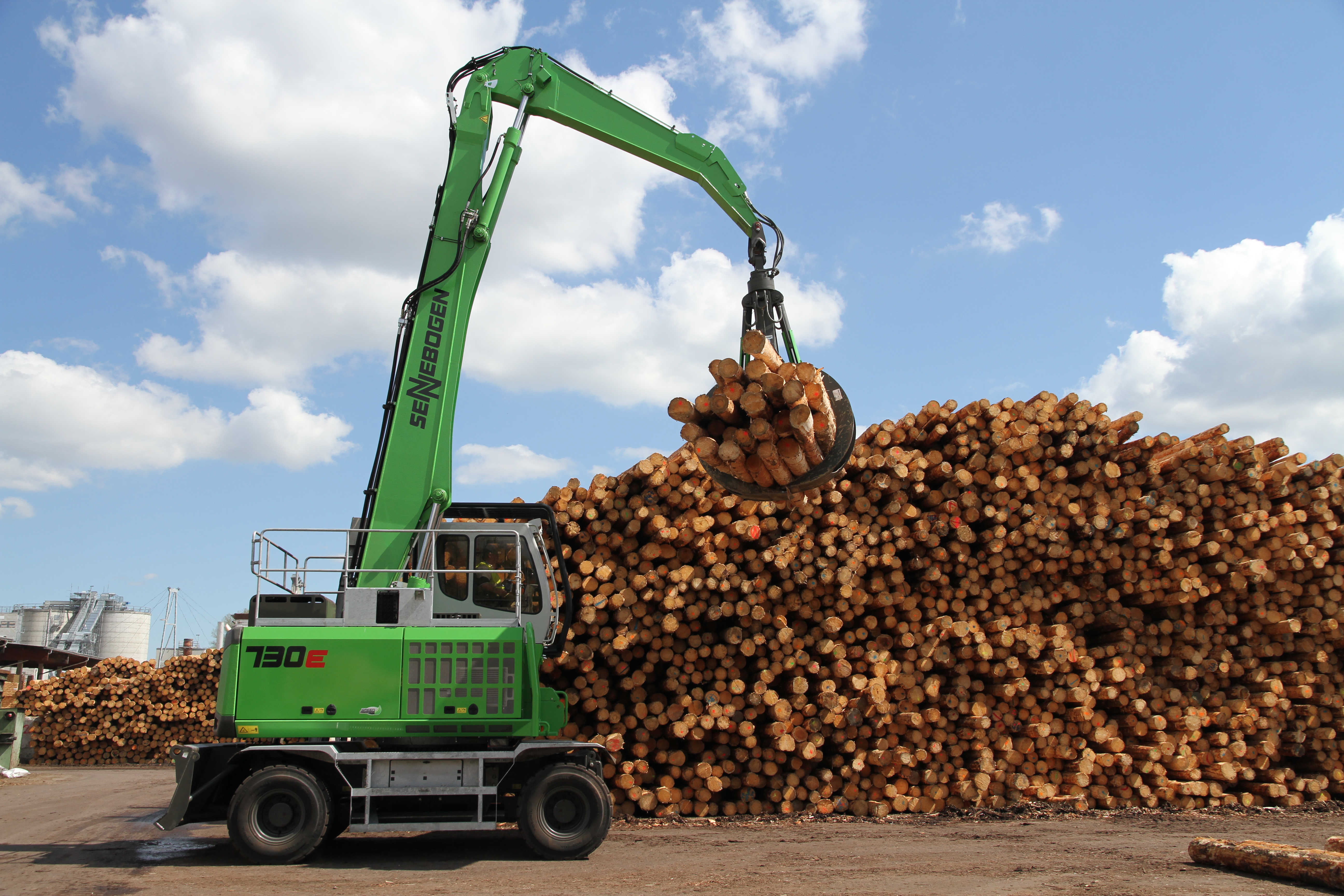 SENNEBOGEN at Ligna 2017 - comprehensive solutions for timber logistics ...