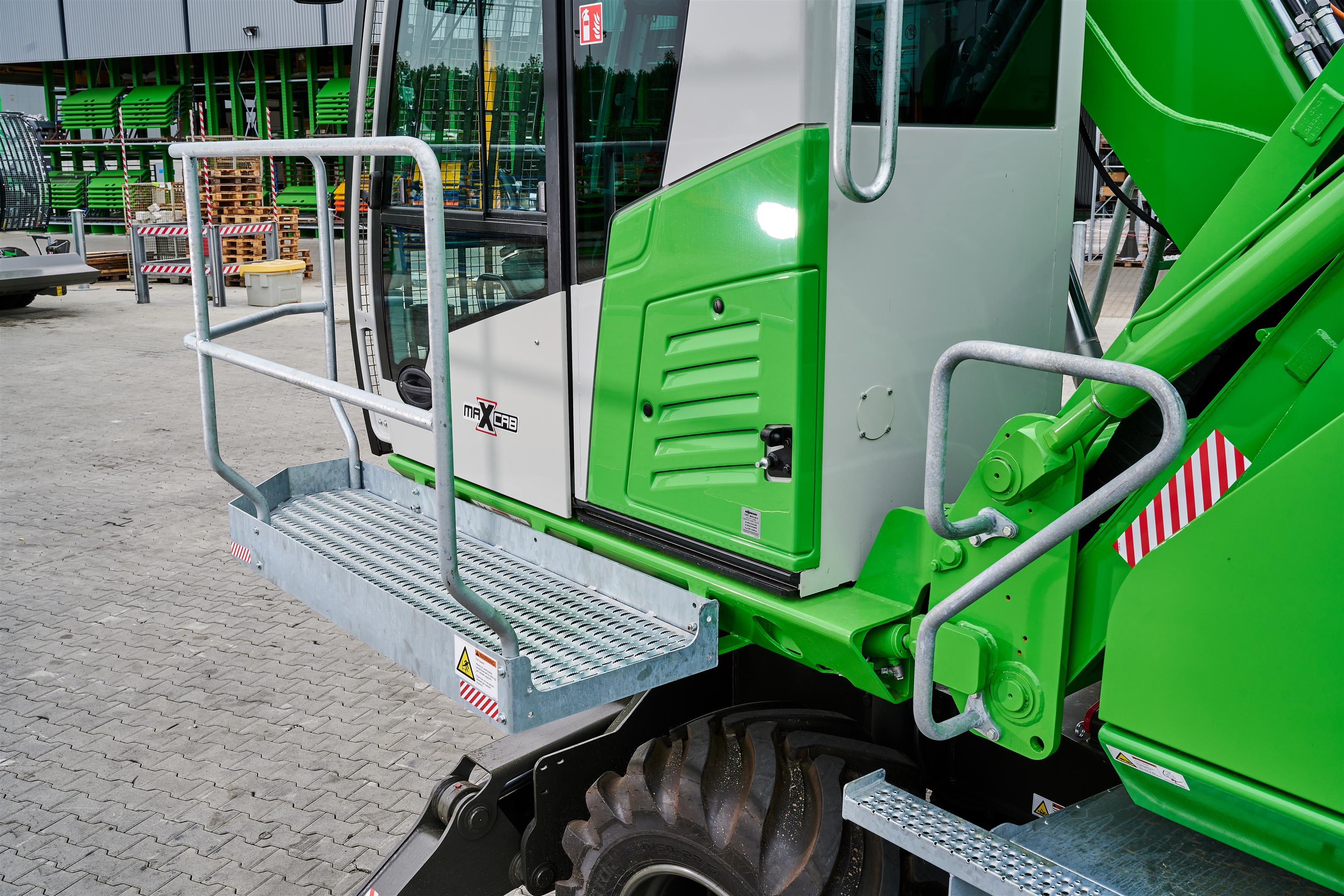 Wood management: The new SENNEBOGEN 728 E tree care handler