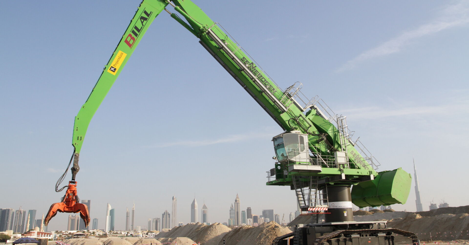 SENNEBOGEN 880 EQ ZUR LANDGEWINNUNG IN DUBAI