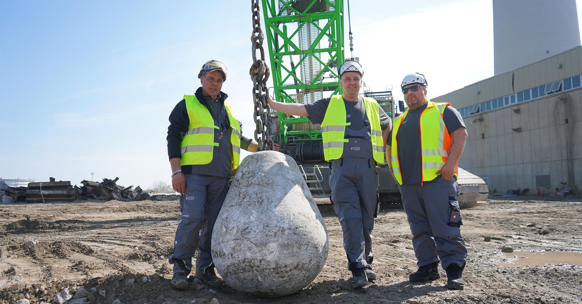 World's largest demolition duty cycle crane: wrecking ball at 75 m