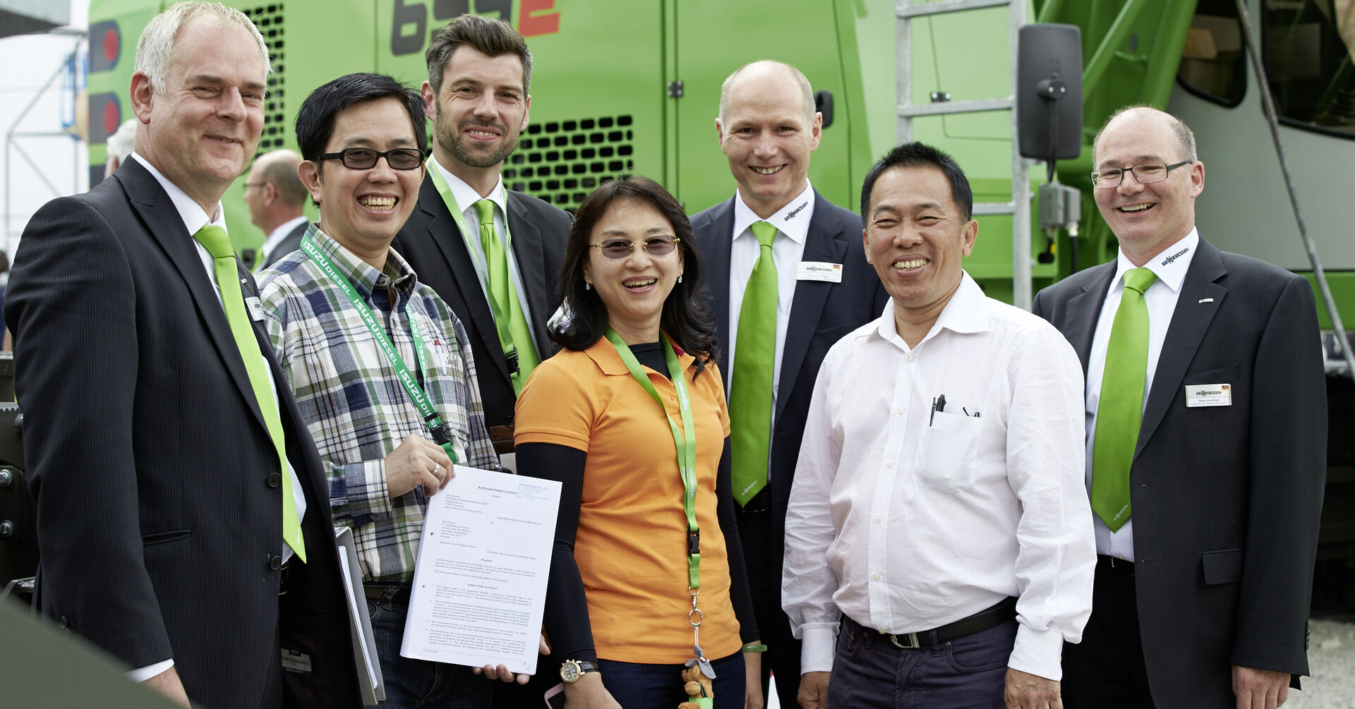 INDONESIA - SENNEBOGEN EXPANDS DEALER NETWORK