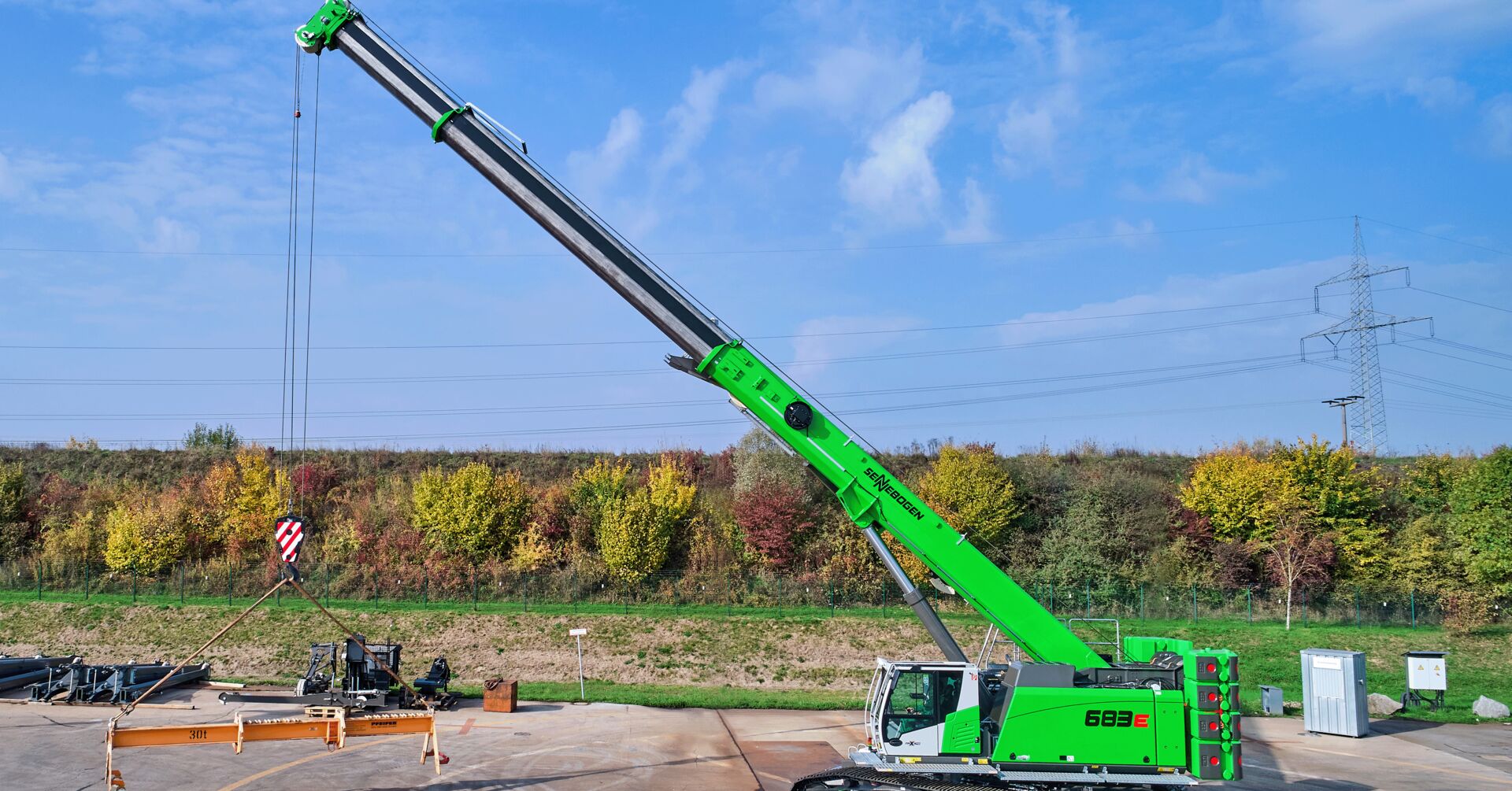 SENNEBOGEN expands crane range: 80 t telescopic crawler crane
