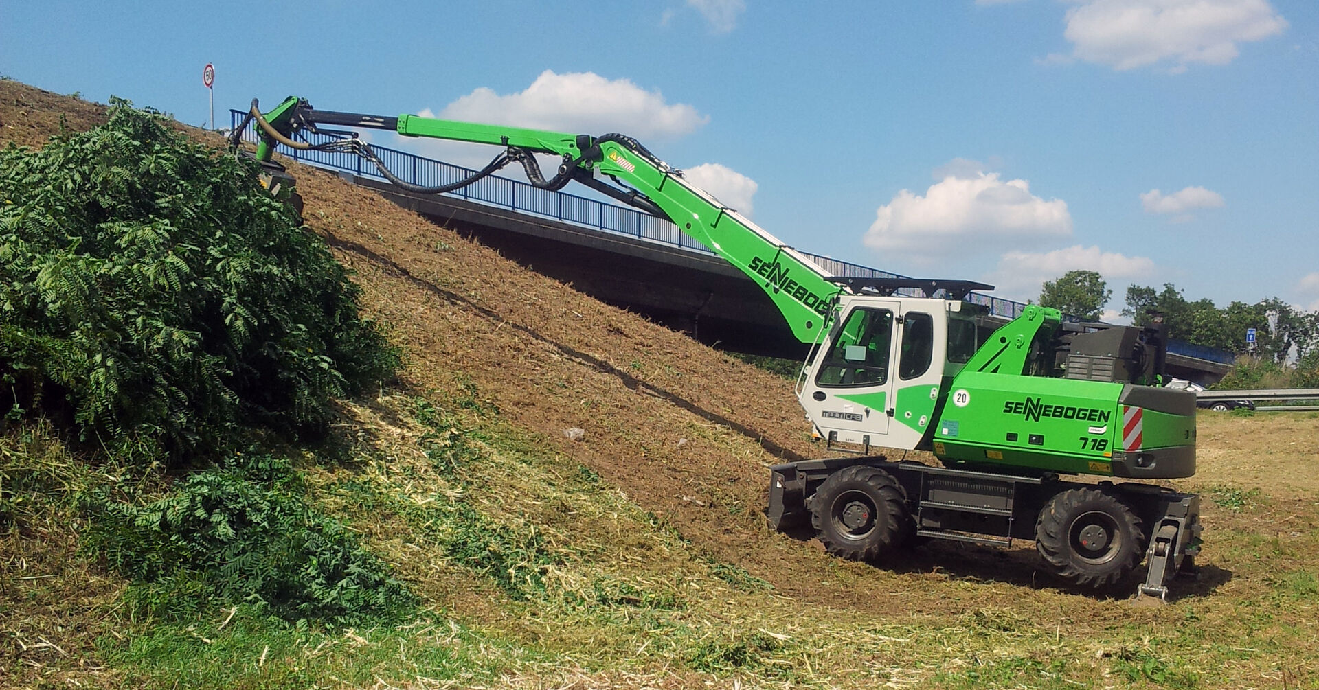 A MACHINE FOR EVERYTHING: THE SENNEBOGEN 718 AT HOLTHENRICH