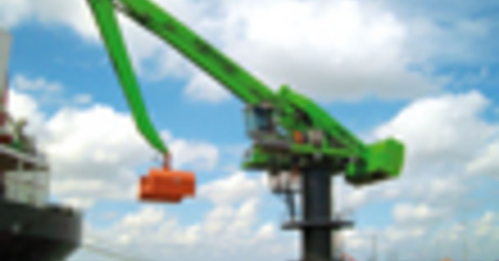 First SENNEBOGEN 880 EQ-D Series in India - SENNEBOGEN Maschinenfabrik GmbH