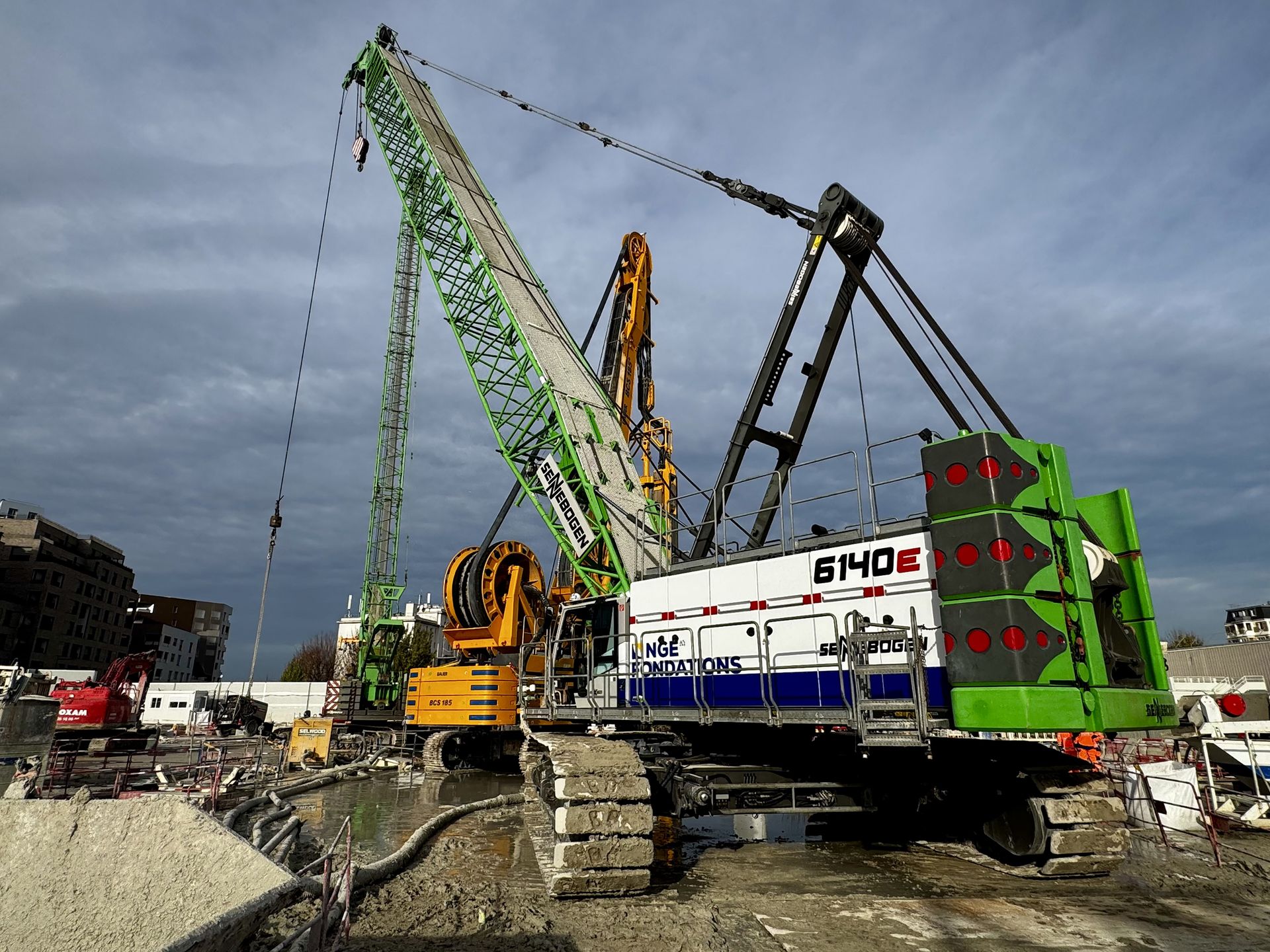 SENNEBOGEN cranes for diaphragm walls and heavy-duty work