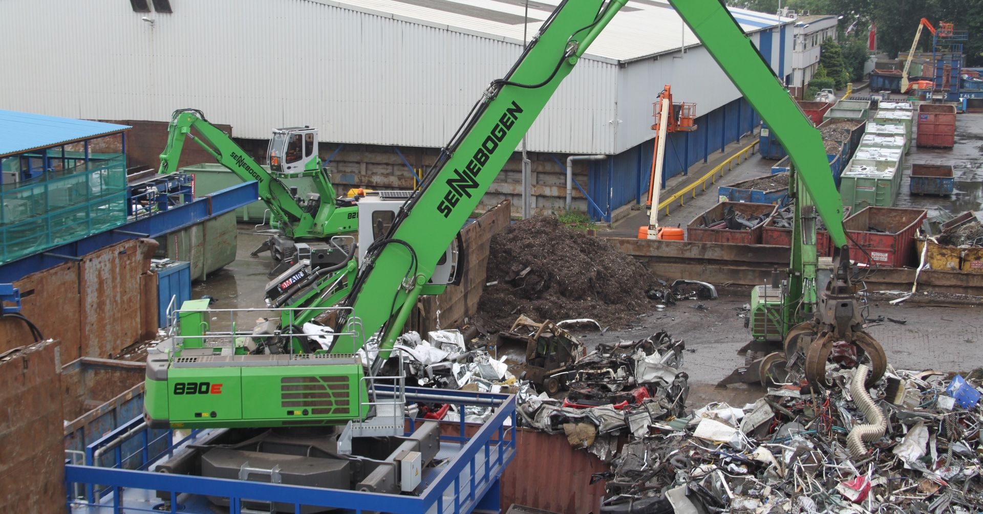 Efficient electric material handler for scrap recycling: SENNEBOGEN 830 ...