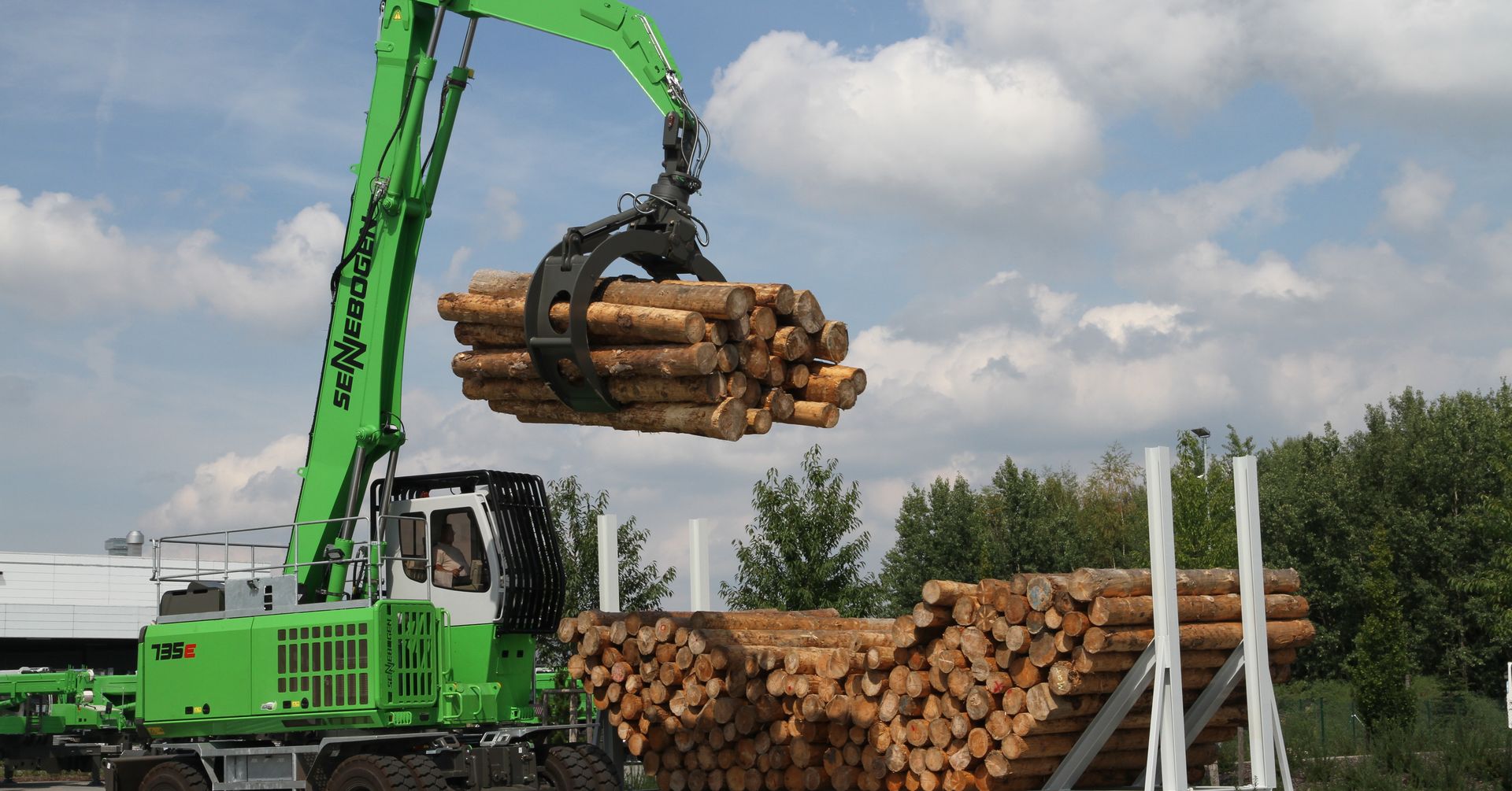 A new generation in timber handling: SENNEBOGEN 735 E-Series ...