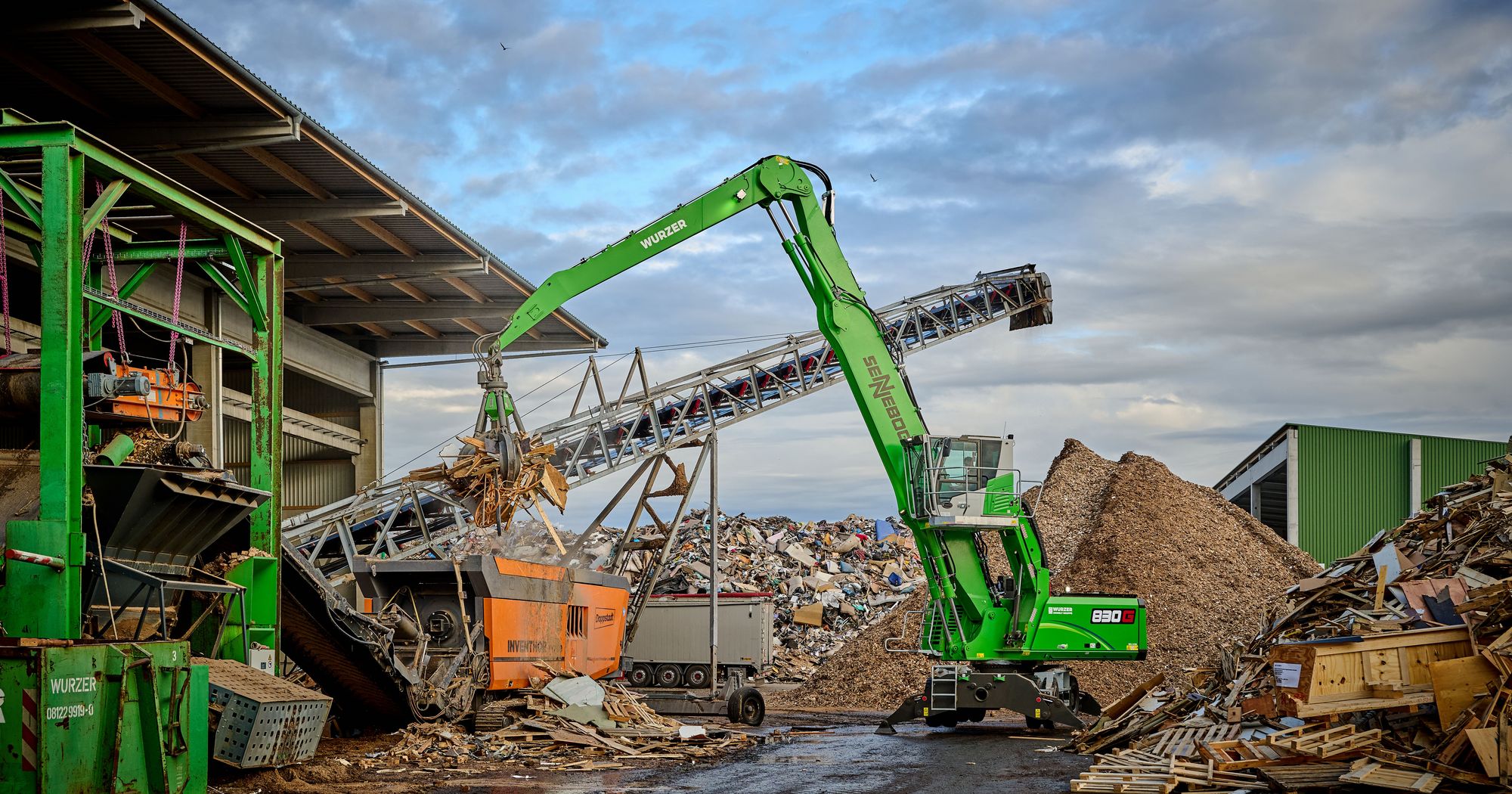 SENNEBOGEN Products: Material handling & Cranes