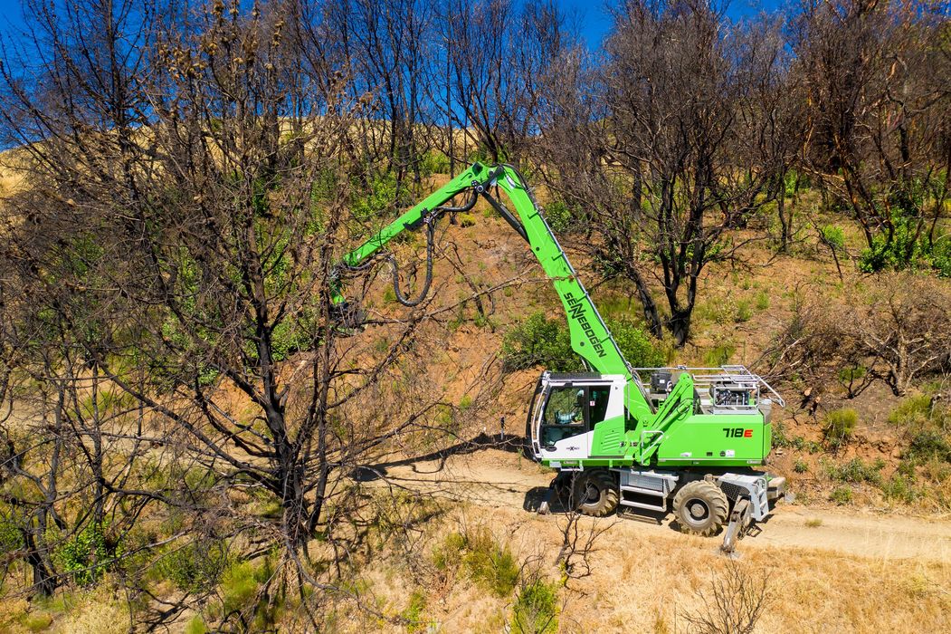 718 E - material handler for tree care projects | SENNEBOGEN