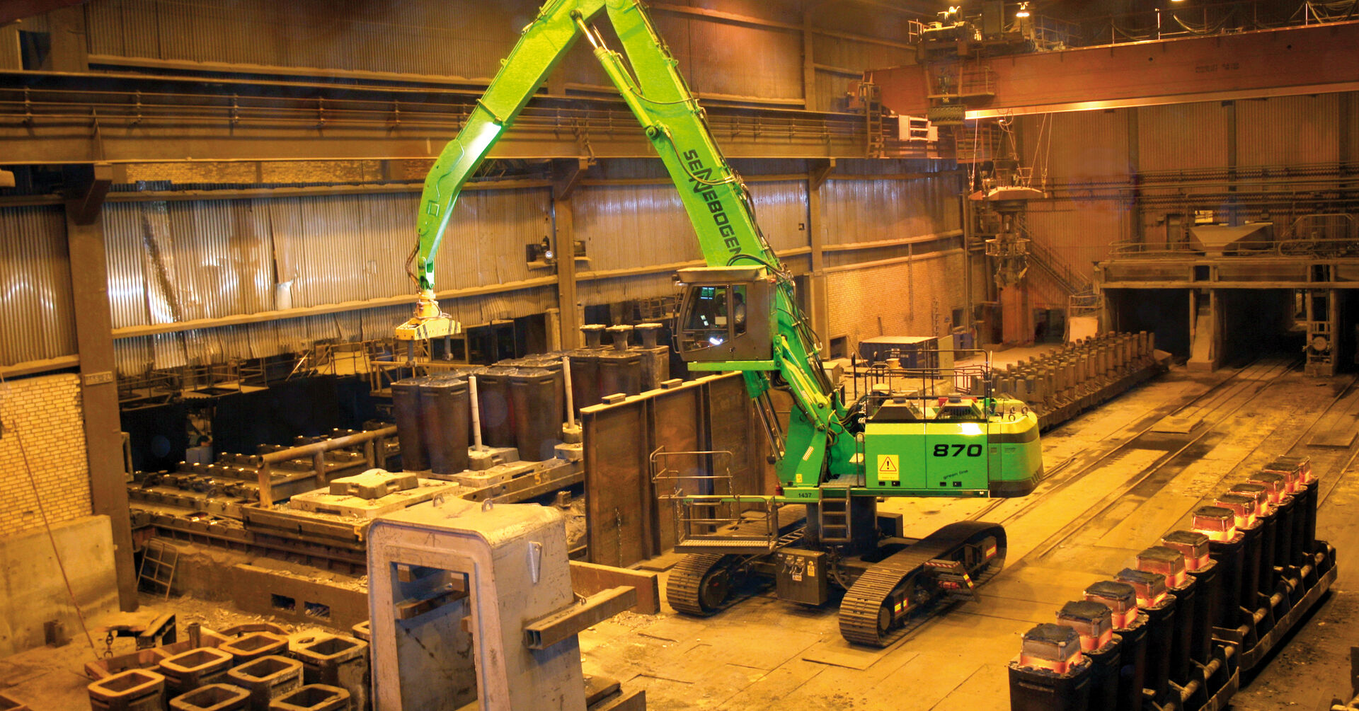SENNEBOGEN 870 R Electro in operation in Steelworks - SENNEBOGEN ...
