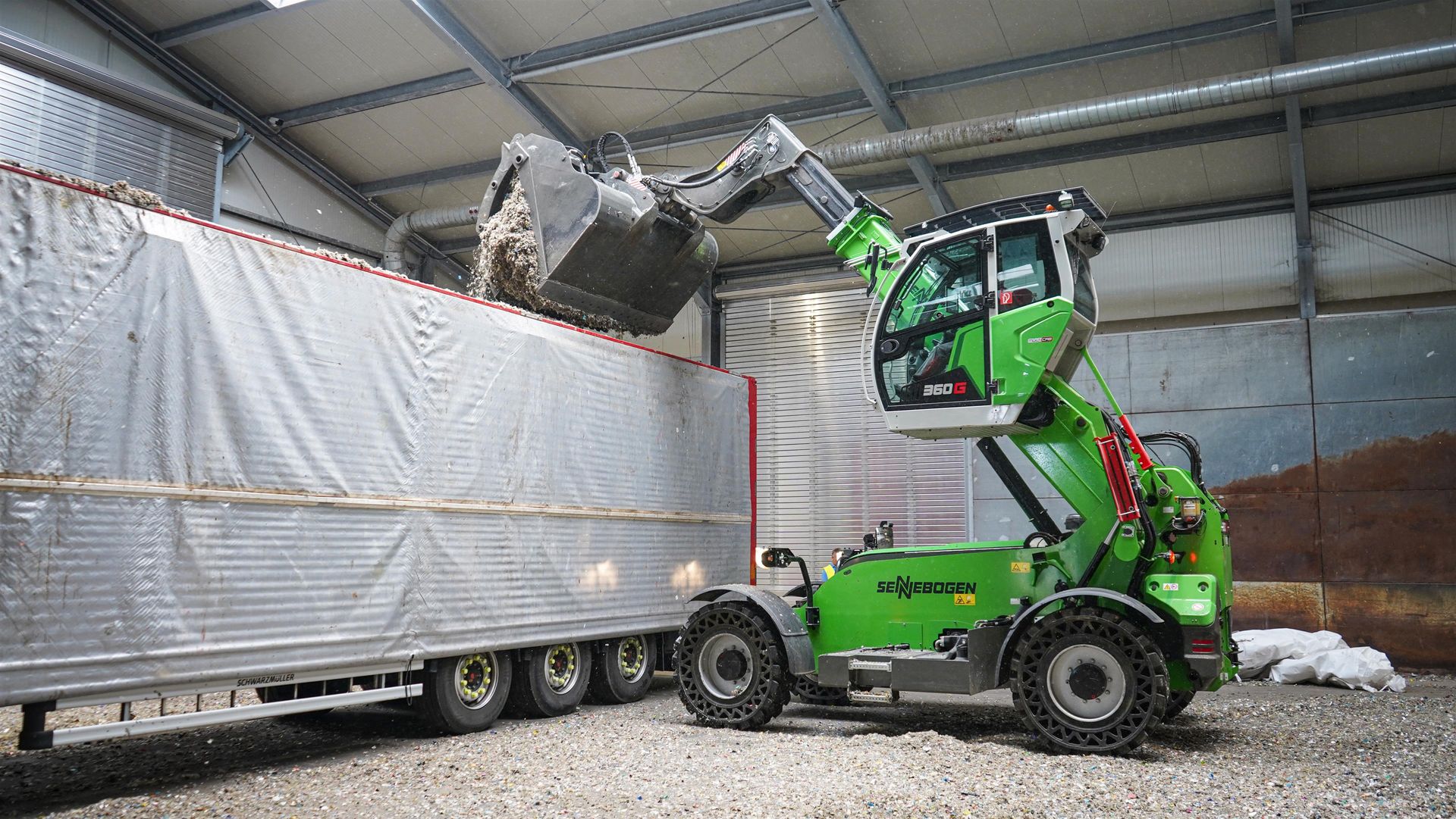 Industrial telehandler 360 G in the endurance test